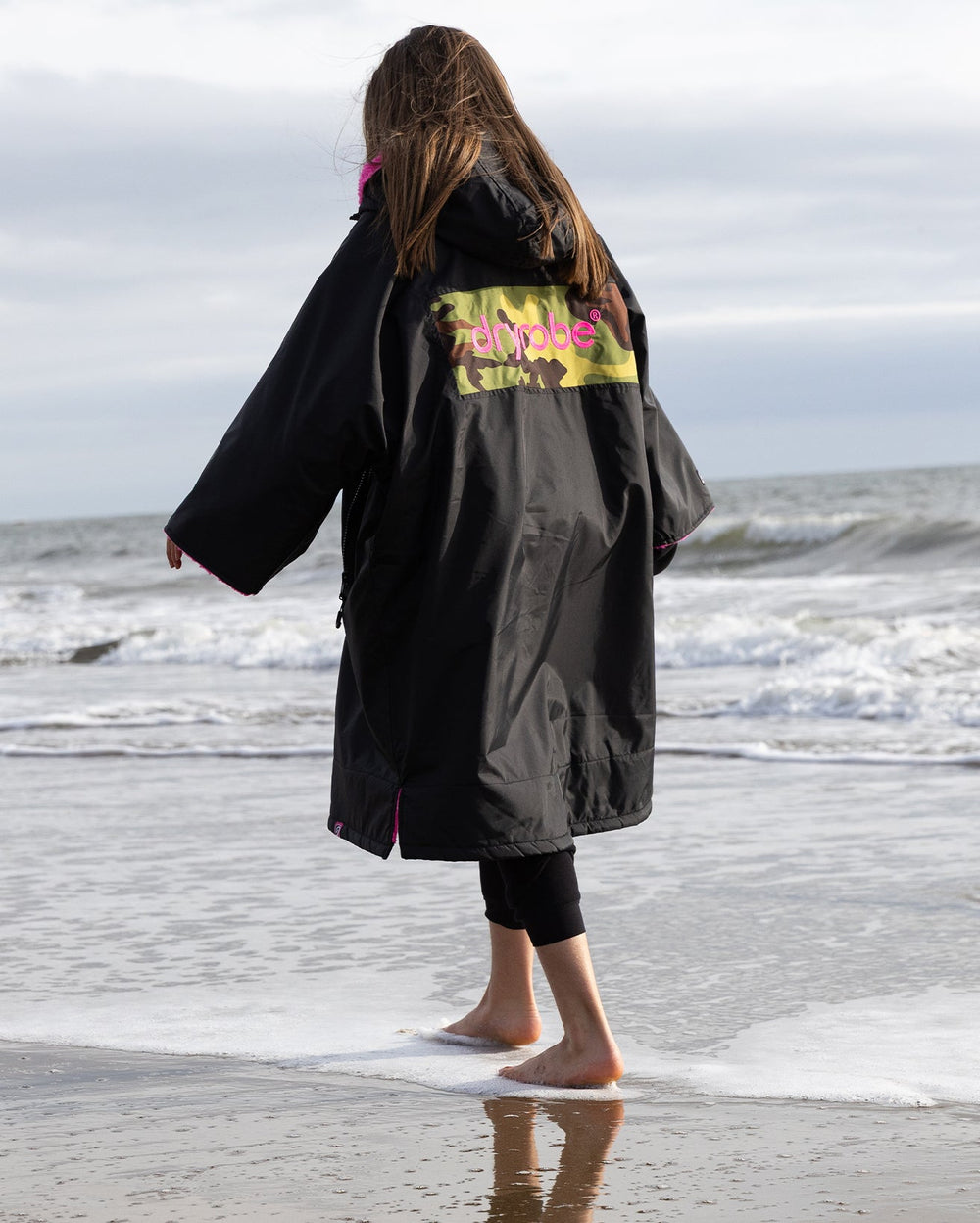 Black Pink Camo Kids Easy-Fit Changing Robe - REWORK – Dryrobe® Europe