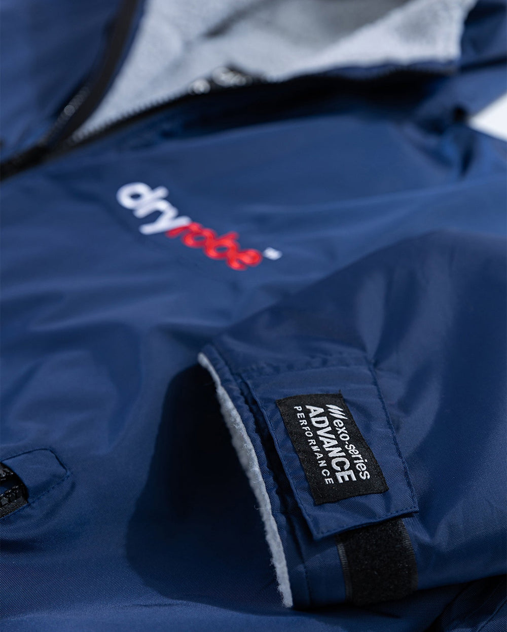 Navy Grey Long Sleeve Adult Changing Robe | Dryrobe® – Dryrobe® Europe